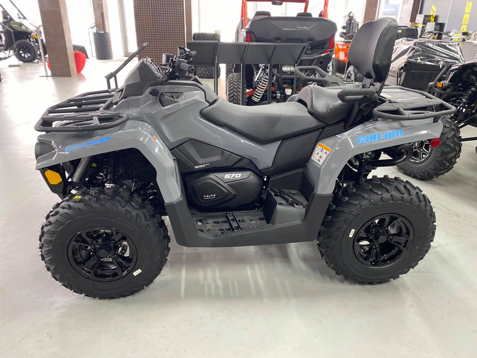 OUTLANDER MAX DPS 570 2021 модельного року - BRP Центр Київ, гідроцикли ...